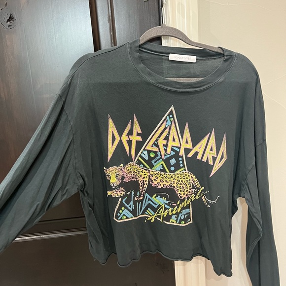 Daydreamer | Tops | Daydreamer Def Leppard Long Sleeve Crop | Poshmark
